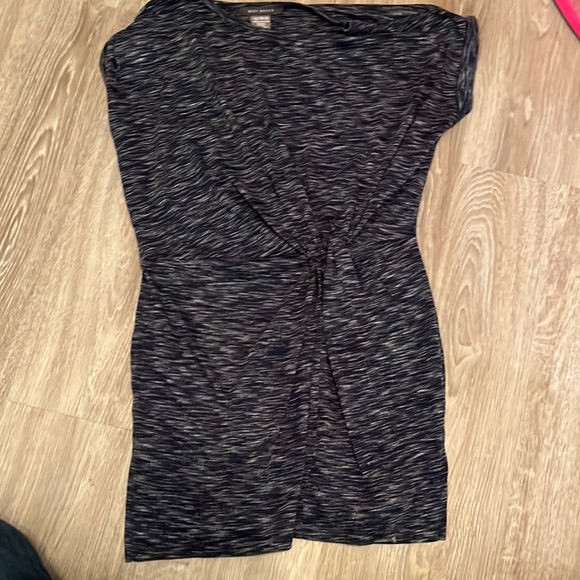 Suzy Shier | Tops | Suzy Shier Xs Front Knot Top | Poshmark